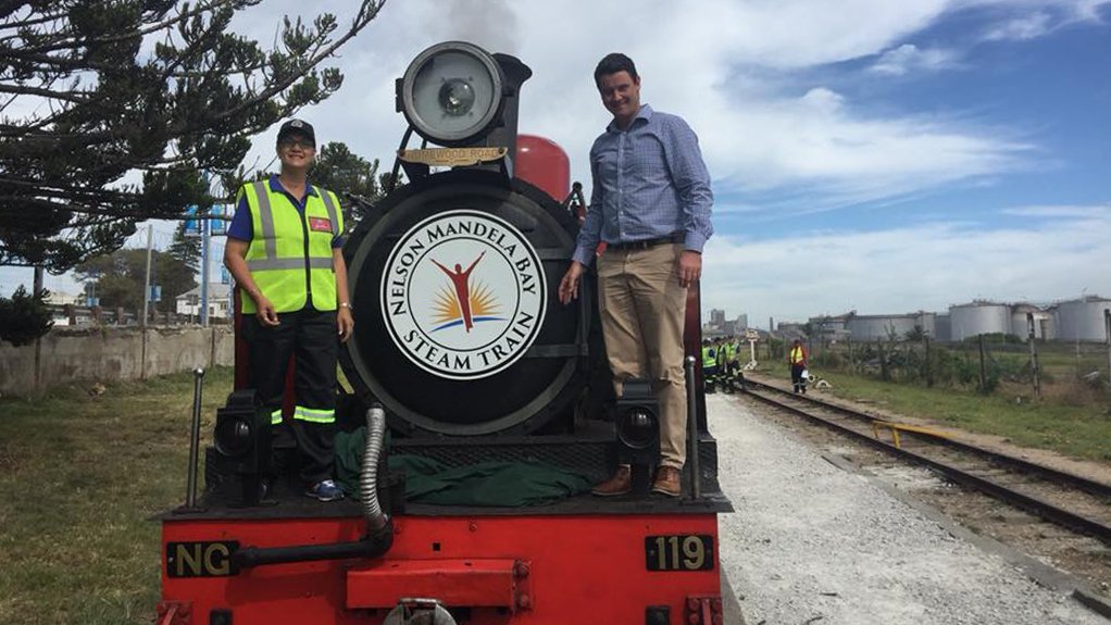Volunteers restore, relaunch iconic Apple Express tourism train