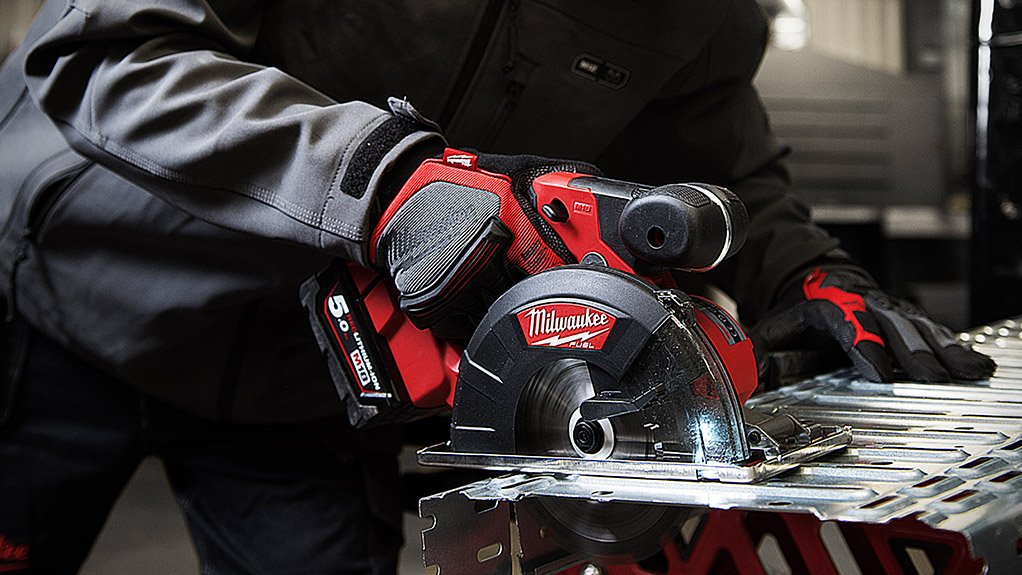 Incorrect tools contaminate stainless steel