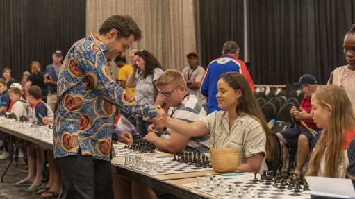 South Africa hosts its biggest simultaneous chess exhibition ever, 107 ...