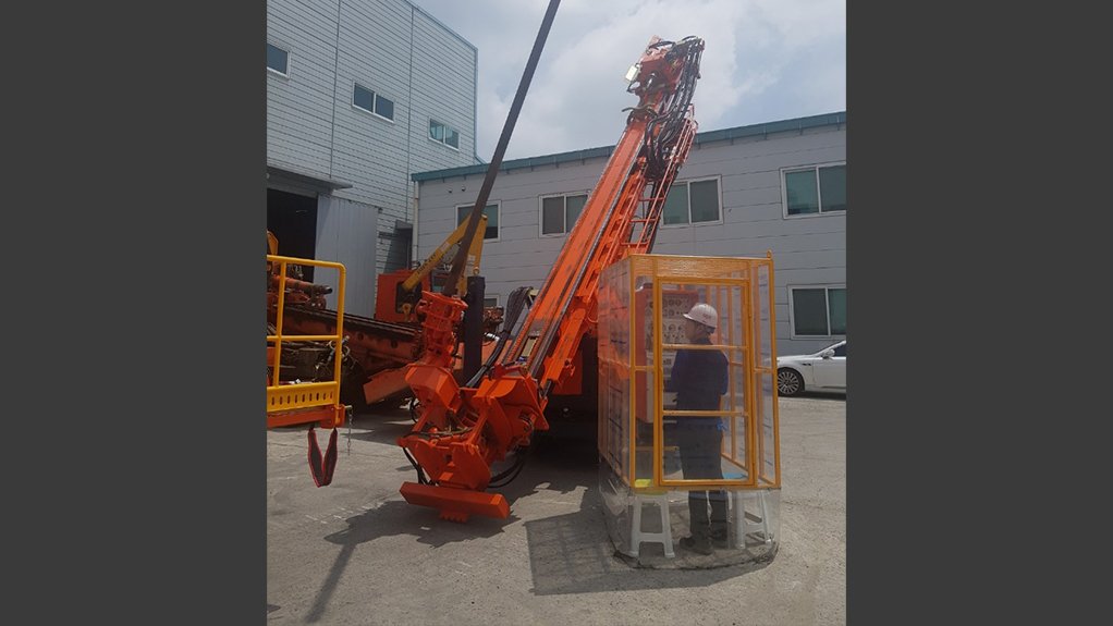 Hands-free rod handling improves safety