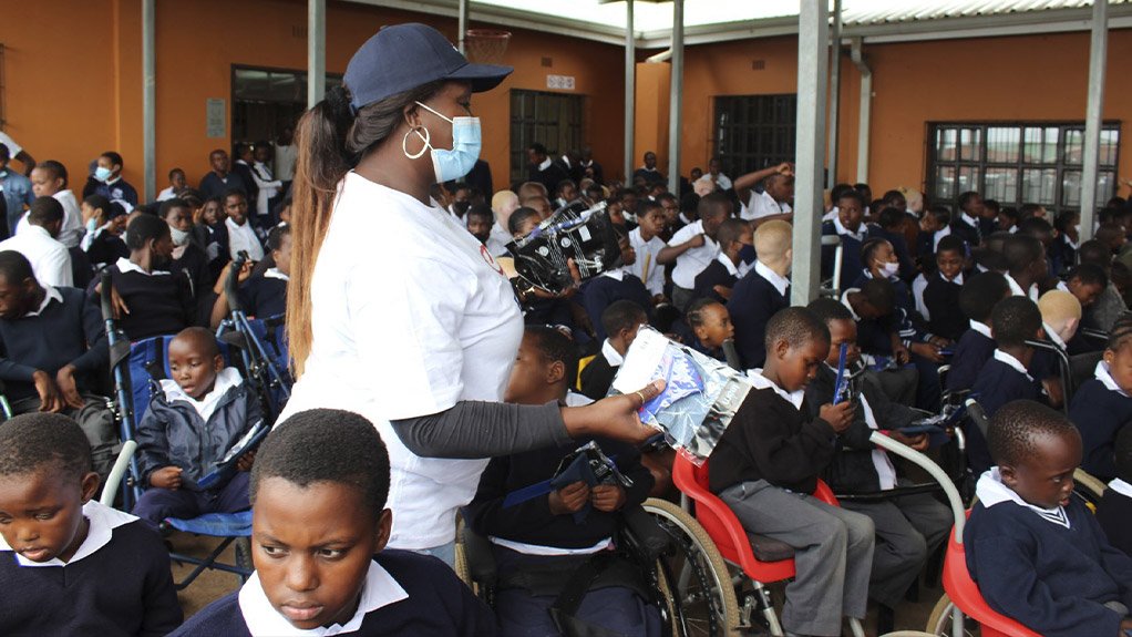 Engen contributes crucial new equipment to Mason Lincoln Special School