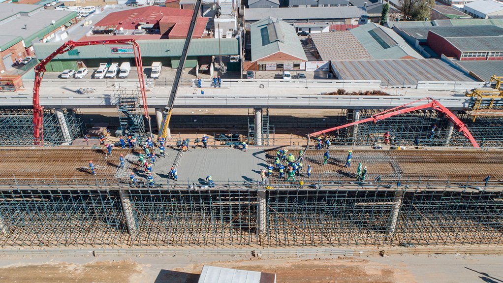 High-strength cement for large-scale projects