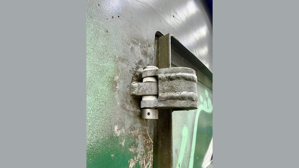 Wagon inspection door bushings prove reliable for freight wagon operator